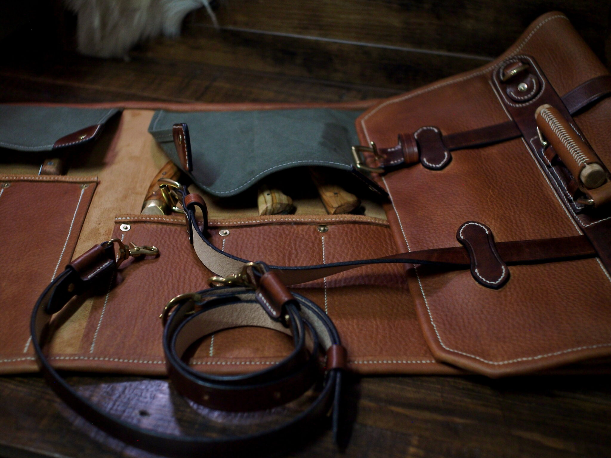The Wanderer's Roll - Kniferoll - www.aetolusleather.com